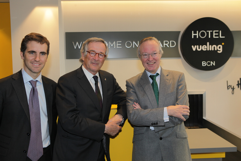 Xavier Trias y Josep Piqué inauguran oficialmente el hotel Vueling BCN ...