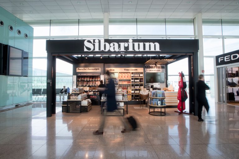 Sibarium Delicatessen se afianza en el Aeropuerto de Barcelona-El Prat ...